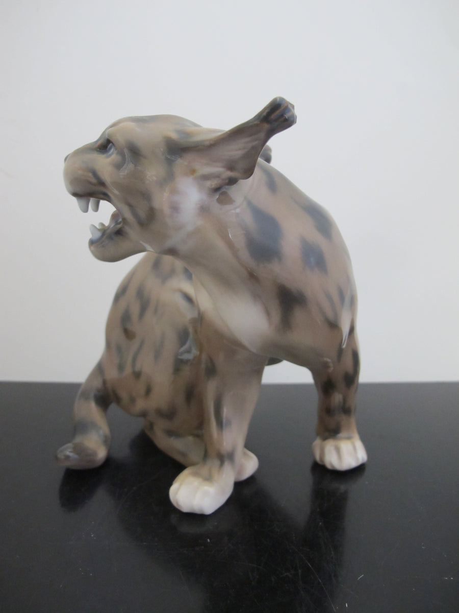 DAHL JENSEN Denmark Porcelain Roaring HISSING LYNX 1081 Cat Figurine S ...
