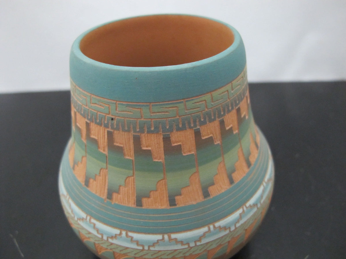 NAVAJO Native American Susie Charlie Signed SGRAFITTO Pottery Vase ...